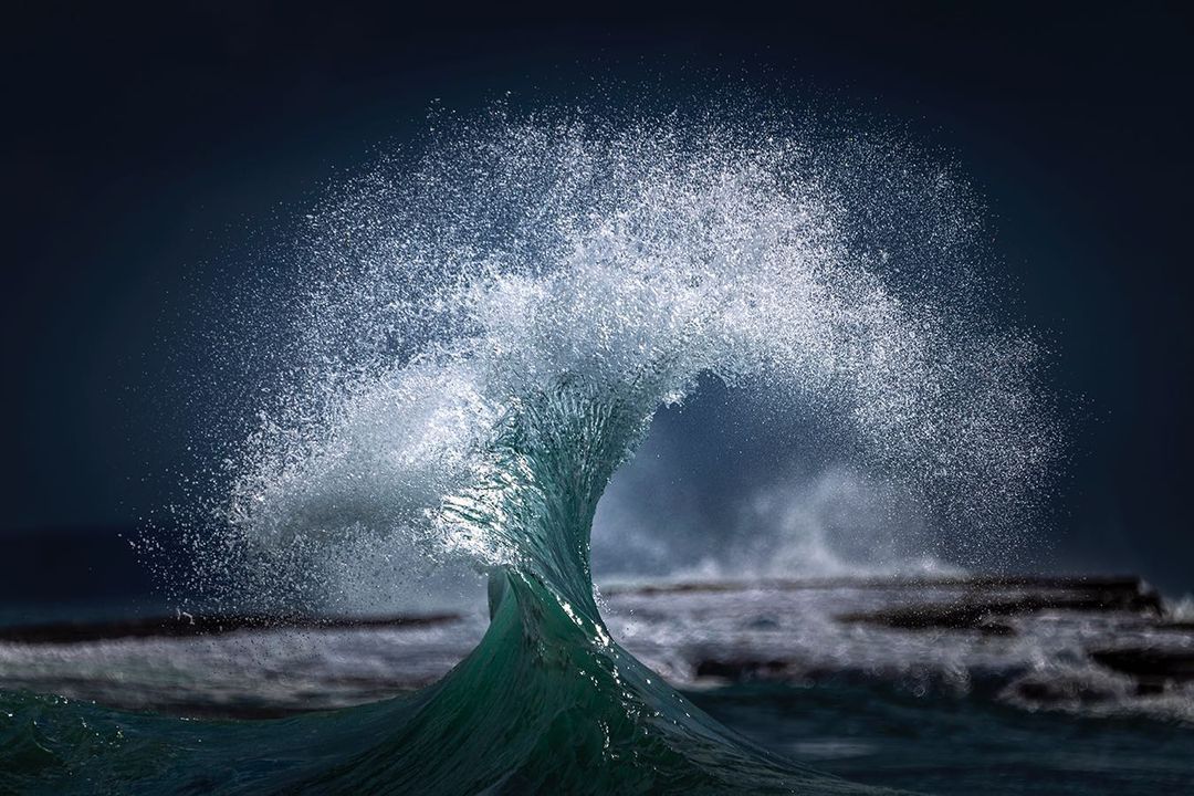 25 Incredible Photos of Waves Captured By Ray Collins