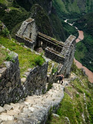 10 Most Dangerous Staircases in The World (PHOTOS)