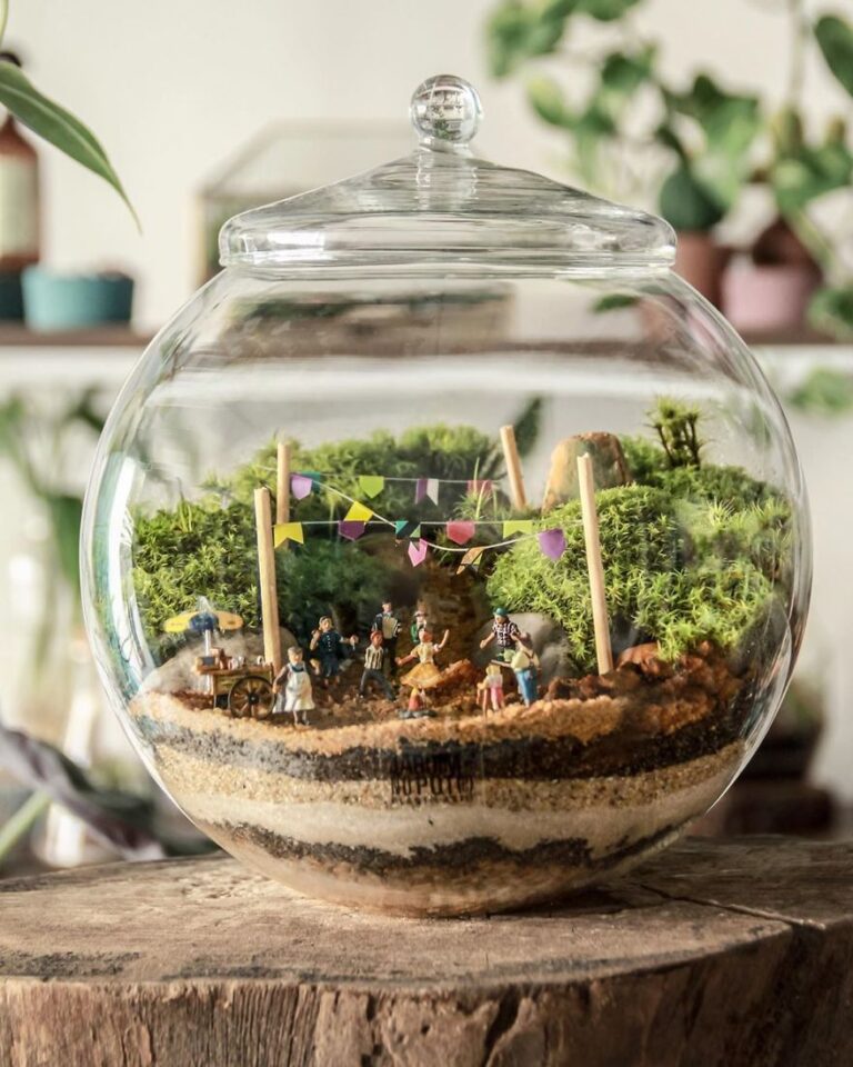 These Artists Creates Incredible Self Sustaining Ecosystems In Jars (31 ...
