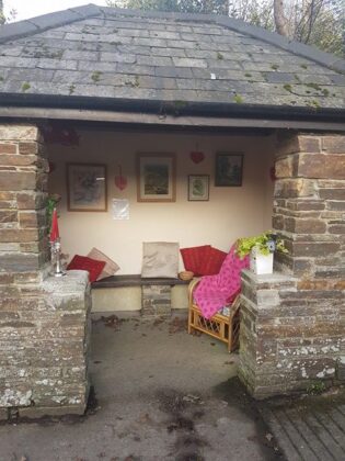 The Coziest Bus Stop in Britain, Made by an Unknown Homemaker Guerrilla ...