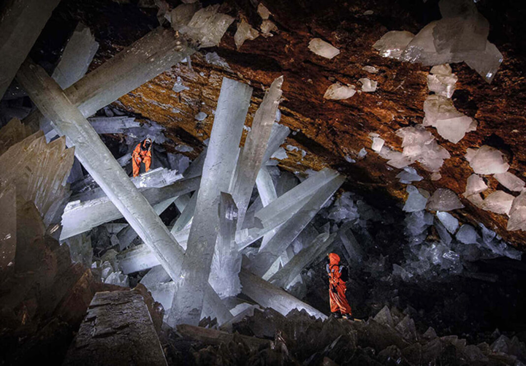 Mexico's Naica Mine, Cave of Crystal Giants - SCIDOK